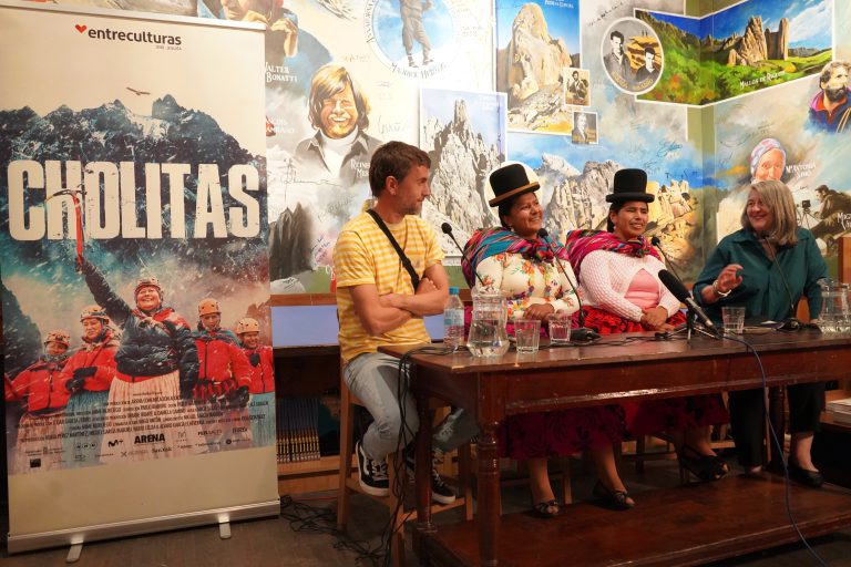 LAS CHOLITAS ESCALADORAS DE BOLIVIA INICIAN SU GIRA EN ESPAÑA ...